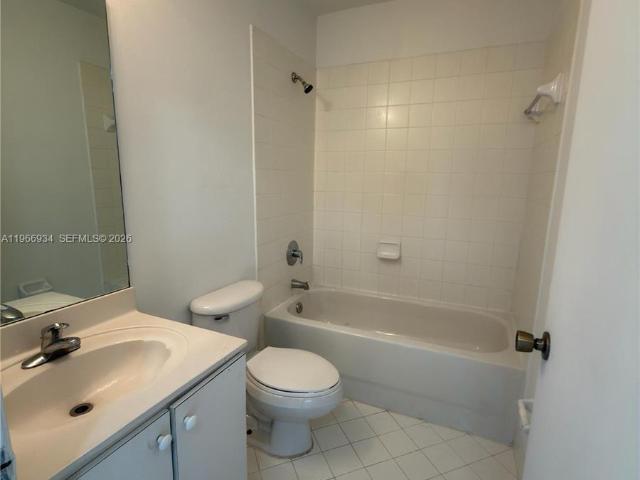930 NE 34th Ave, Unit 201, Homestead, FL 33033 | MLS #A11966