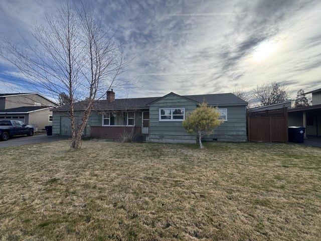 930 NW Canyon Dr, Redmond, OR 97756