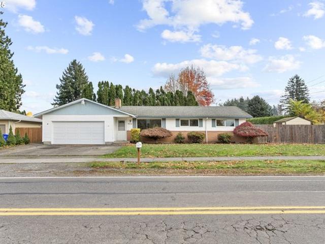 930 SE 212th Ave, Gresham, OR 97030