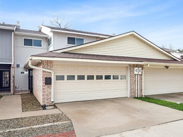 930 Shady Creek Ln, Bedford, TX 76021