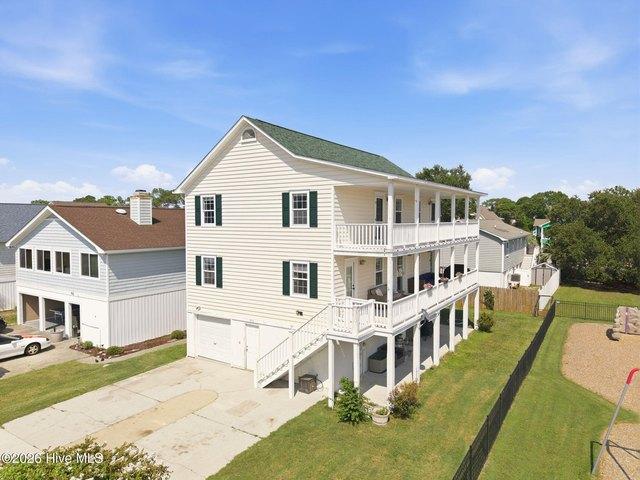 930 Riptide Ln, Carolina Beach, NC 28428