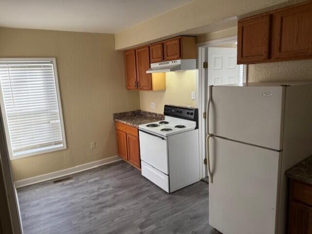 930 W Poplar Street