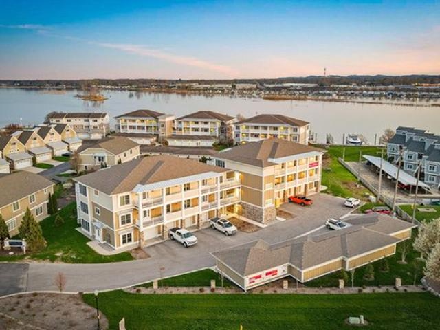 930 W Savidge St Unit 12, Spring Lake, MI 49456