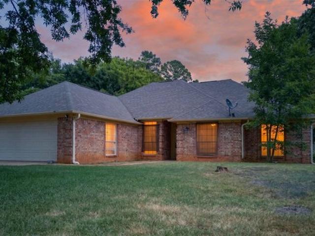 9314 Londonderry Dr, Tyler, TX 75703