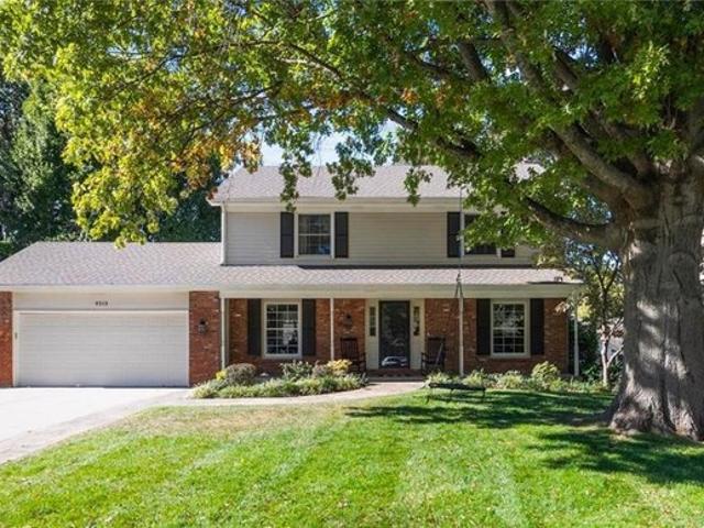 9315 W 113th St, Overland Park, KS 66210