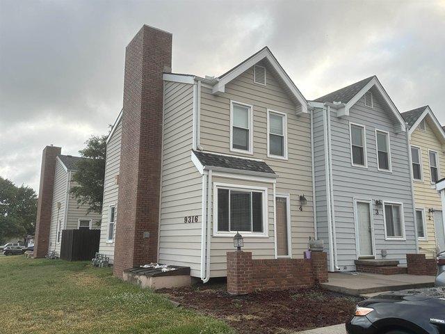 9316 E Funston St, Wichita, KS 67207