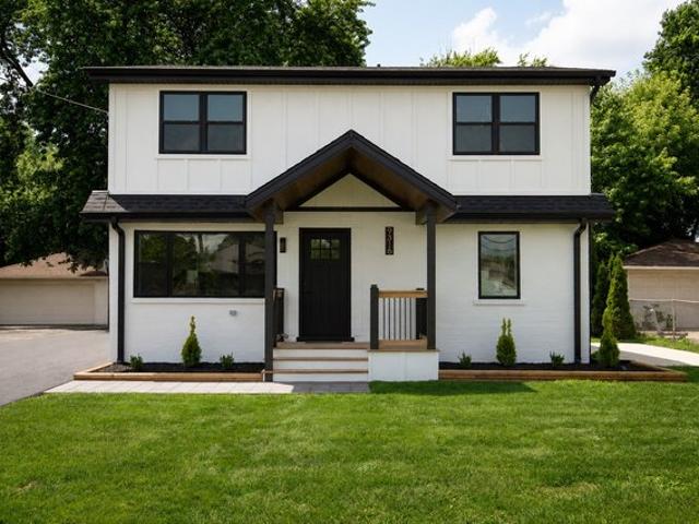 9316 Sayre Ave, Oak Lawn, IL 60453