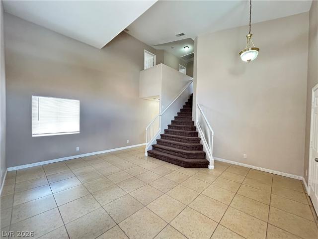 9317 Mountain Cliffs Avenue