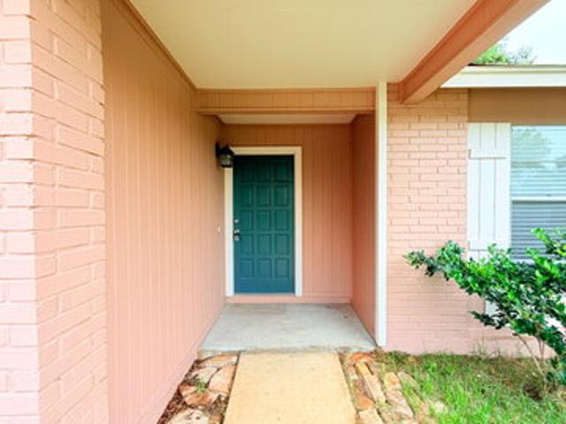 9319 Cliff Point Dr