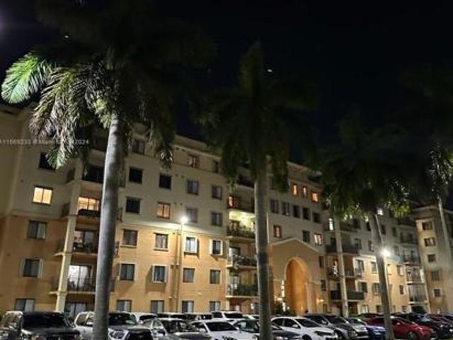 9310 Fontainebleau Blvd #212, Miami, FL 33172