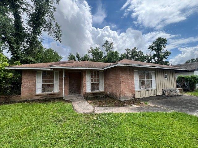 9310 Richland Dr, Houston, TX 77078
