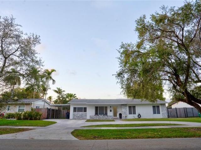 9311 Sterling Dr, Cutler Bay, FL 33157