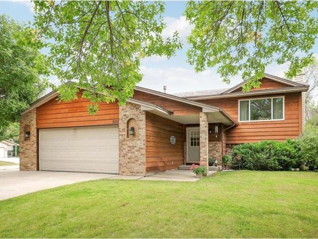 9311 Thomas Ave N, Brooklyn Park, MN 55444