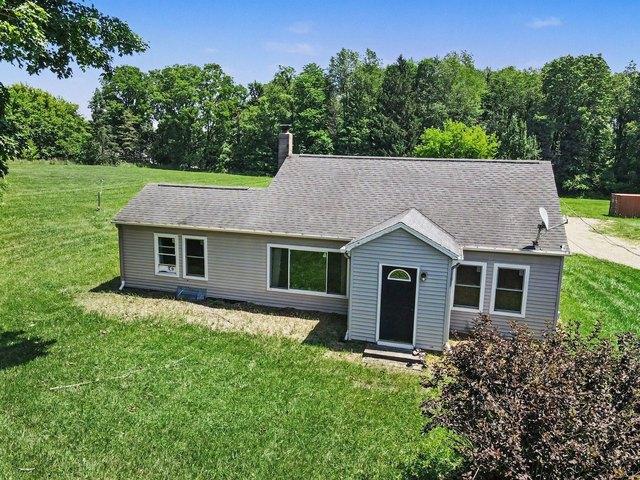 931 10th St, Plainwell, MI 49080