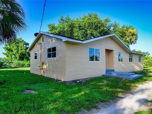 931 20th St SE, Naples, FL 34117
