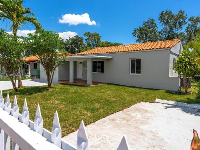 931 30th Ct NW, Miami, FL 33125