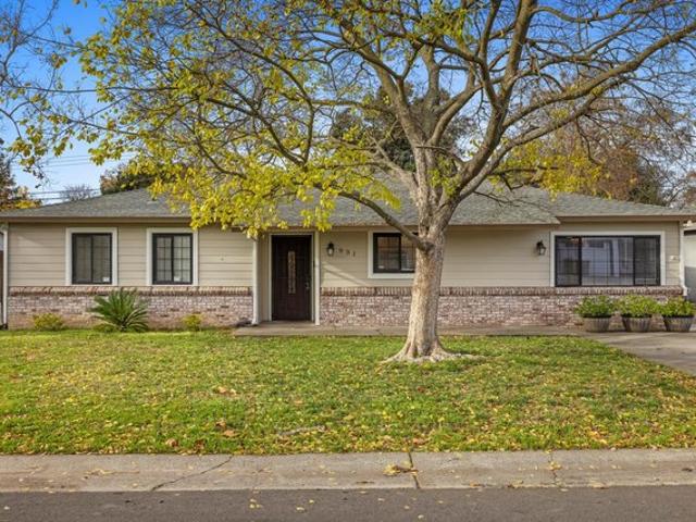 931 Amberwood Rd, Sacramento, CA 95864