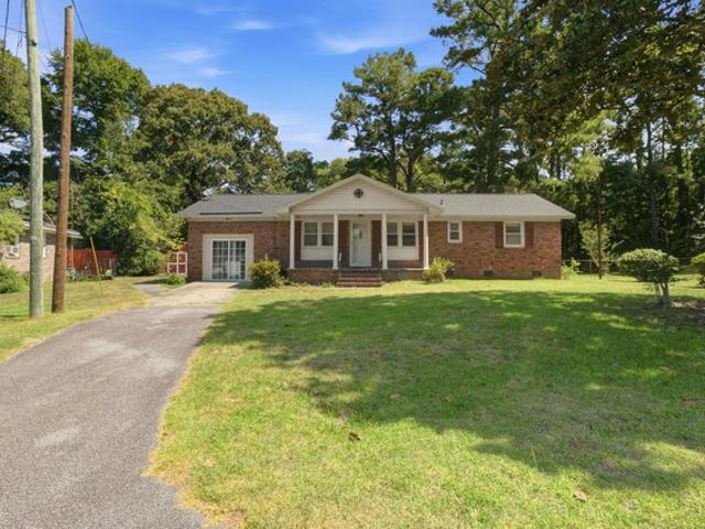 931 Dogwood Ct, Hanahan, SC 29410