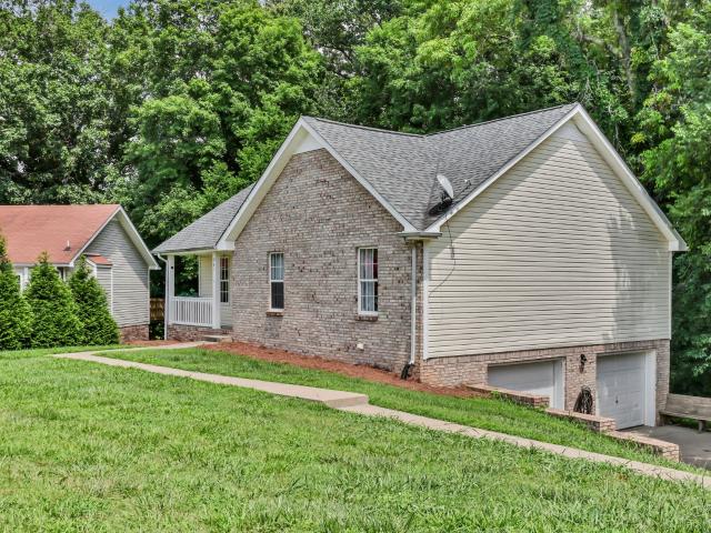 931 Drum Ln