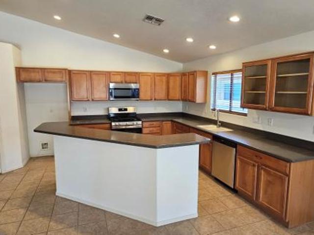 931 E Spring Water Canyon Dr, Sahuarita, AZ 85629