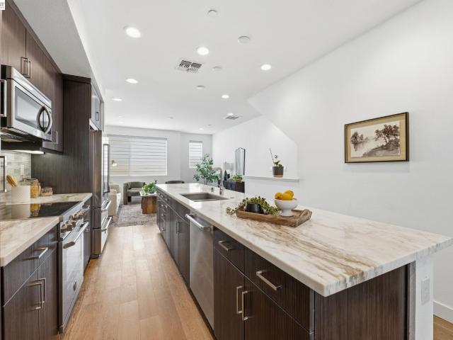 931 Edy Ln, Oakland, CA 94607 | MLS #41121