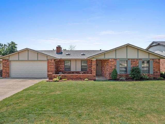 931 Kings Dr, Bartlesville, OK 74006