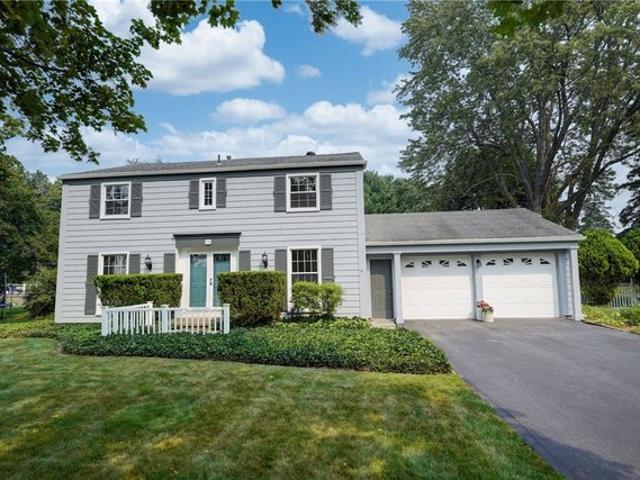 931 Little Pond Way, Webster, NY 14580