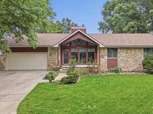 931 N Toh N Hah Ct, Wichita, KS 67212