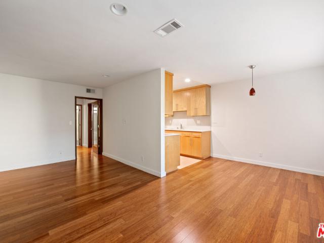 931 N Alfred St, Unit 305, Los Angeles, CA 90069 | Compass