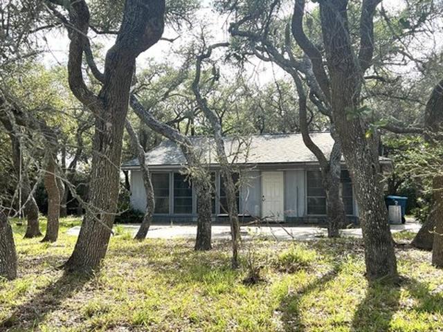 931 N Ann St, Rockport, TX 78382