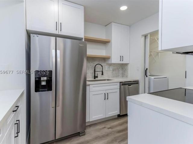 931 NE 199th St Unit 201 22, Miami, FL 33179