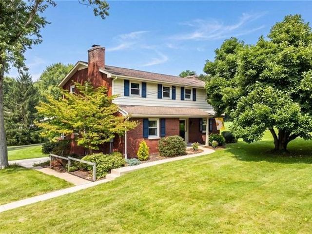 931 Shenango Rd, Beaver Falls, PA 15010