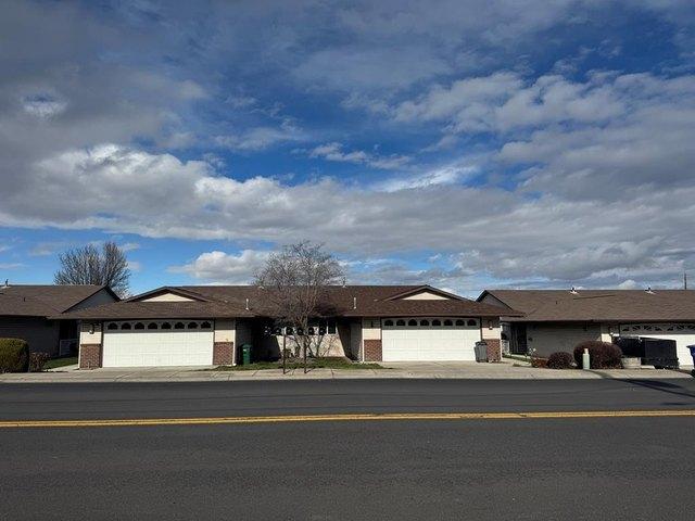 931 Stewart St, Lewiston, ID 83501