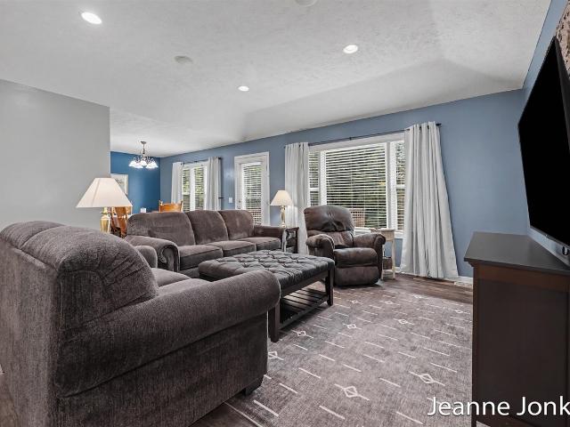 931 Sunset Hills Avenue