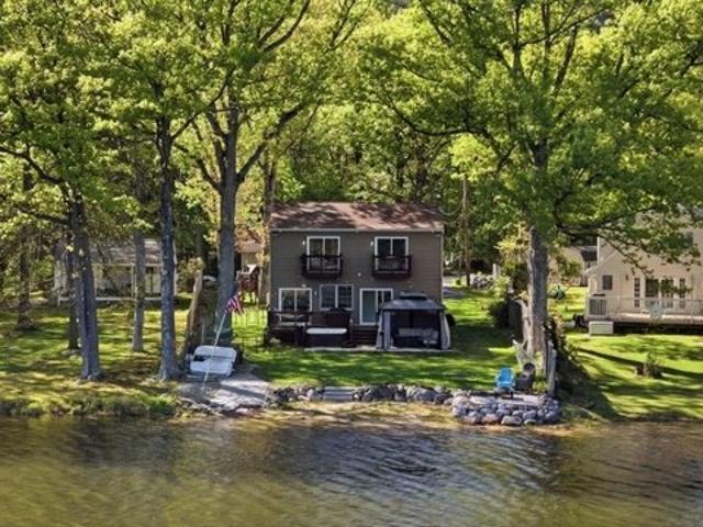 931 Plymouth Lake Dr, Stillwater, NJ 07860