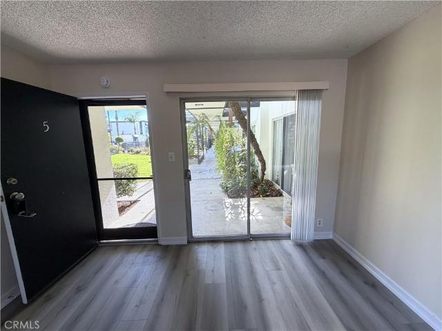 931 W 19th St, Unit 5, Costa Mesa, CA 92627 | MLS #SR26015 | Compass