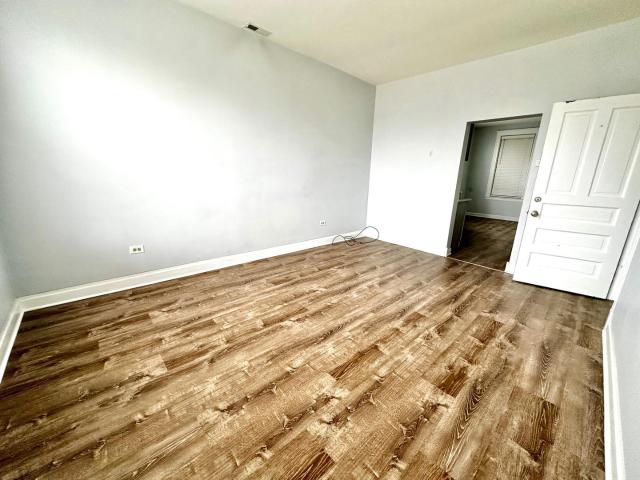 931 W 32nd St, Unit 2F, Chicago, IL 60608 | MLS #12586 | Compass