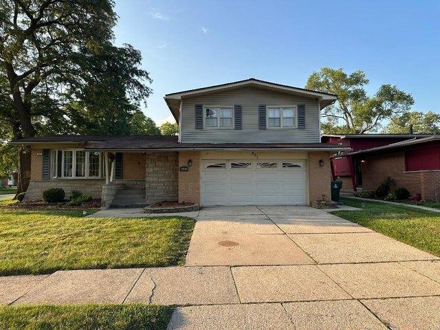 931 W Westwood Dr, Glenwood, IL 60425