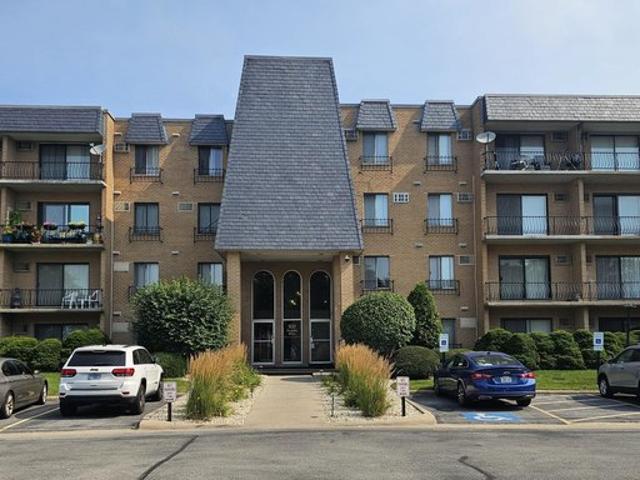 931 W Arquilla Dr Apt 431, Glenwood, IL 60425