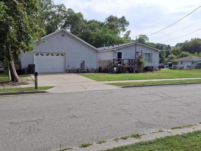 931 W Barney Ave, Muskegon, MI 49441