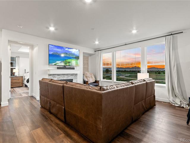 931 Wildrose Place