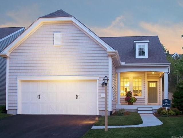 931 Tillinghast Dr #016, Oxford, CT 06478
