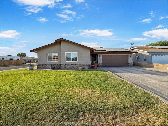 931 Vista Sunrise St, Blythe, CA 92225