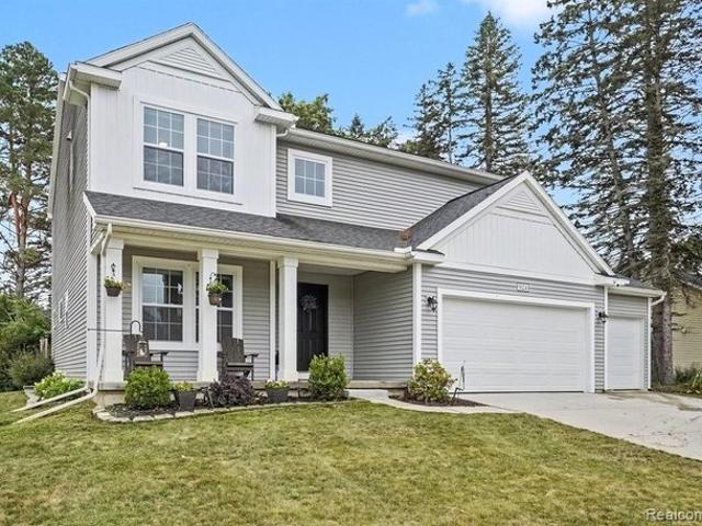 9324 Pine Walk Pass, Argentine, MI 48451