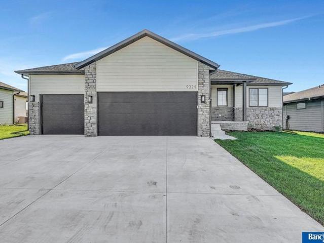 9324 S 86th St, Lincoln, NE 68526