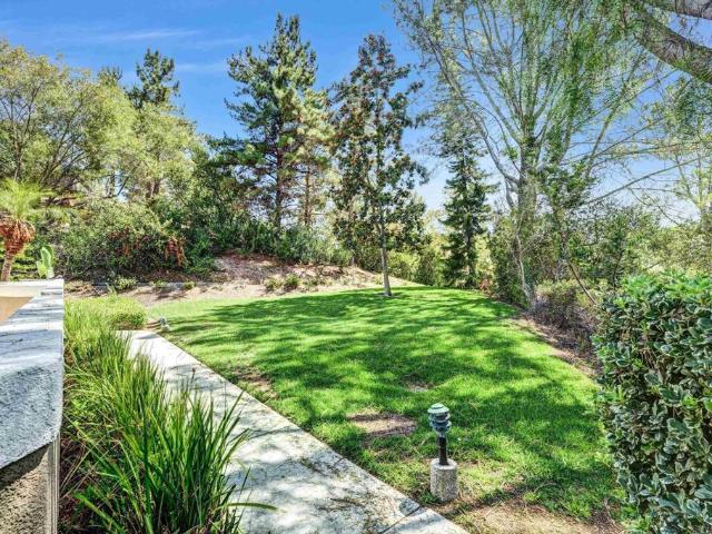 9325 Babauta Rd 8