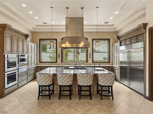 9325 Canyon Classic Dr, Las Vegas, NV 89144