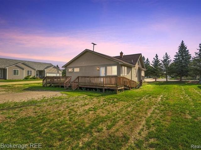 9326 Orchard Ct, Richfield Township, MI 48423