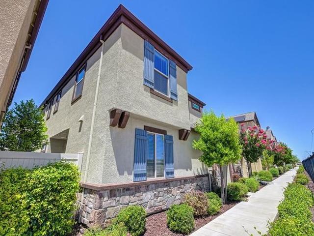 9327 Mystic Lake Aly, Sacramento, CA 95829