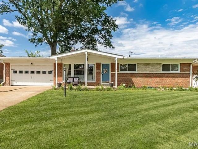 9327 Ewers Dr, Crestwood, MO 63126